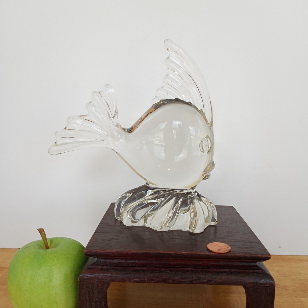 A Beautifully Molded, Kissy Lip, Fish With Startled Eyes and Lovely ...