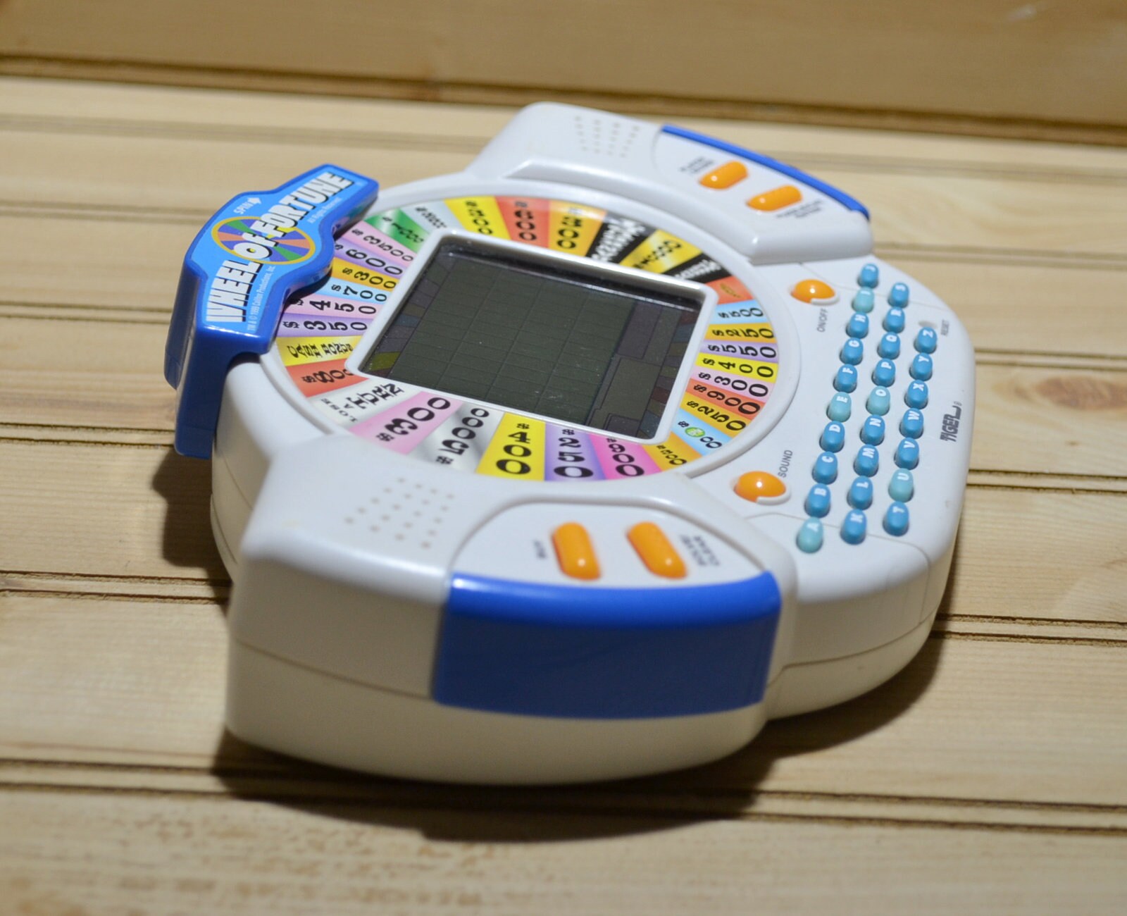 Vintage 1999 Deluxe Wheel of Fortune Handheld LCD Video Game Tiger ...