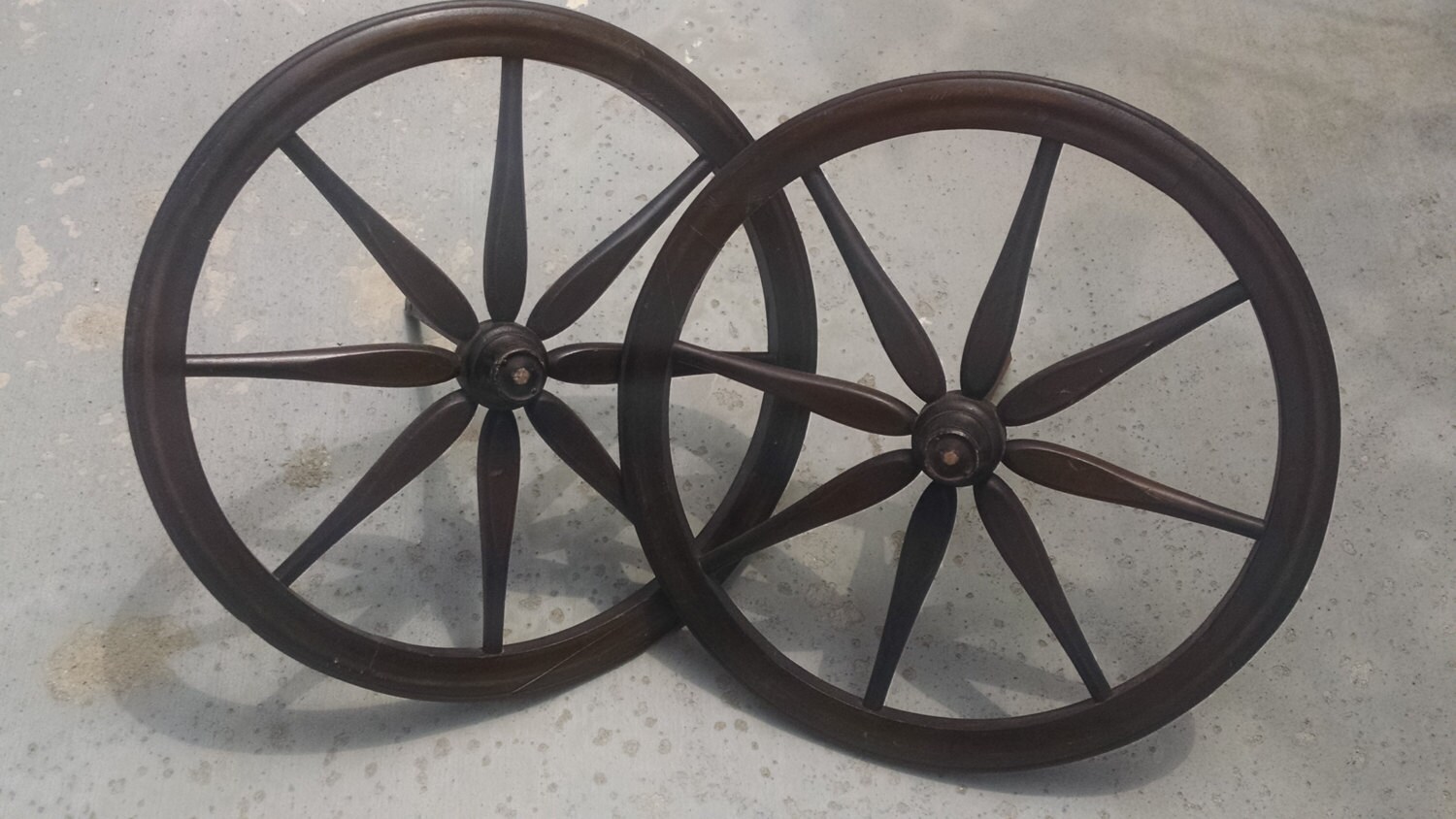 Two Wooden 16 Spoke Wagon Wheels Vintage 8 Wood Spokes | Etsy