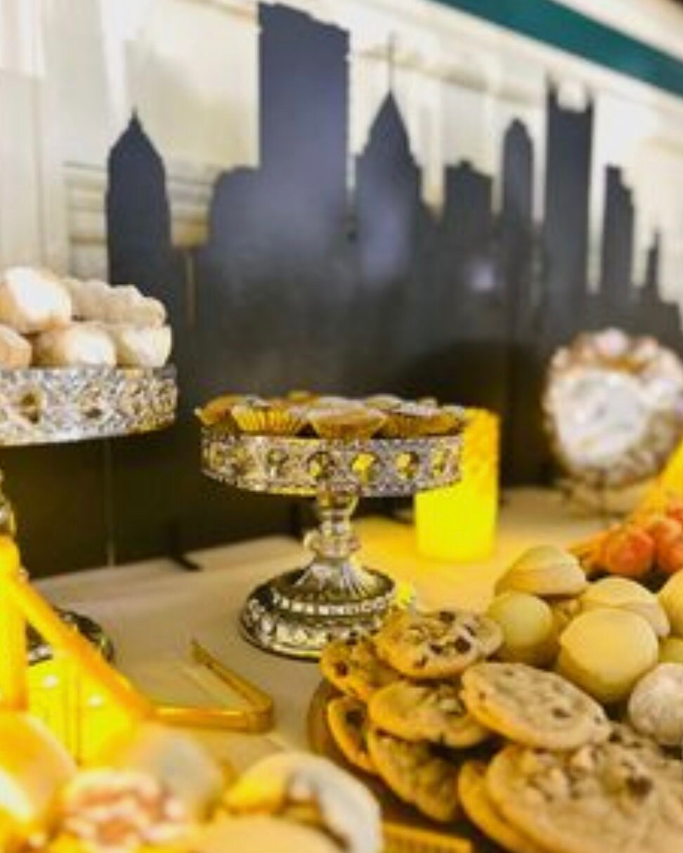 Pittsburgh Wedding Cookie Table Decor: Giant Skyline Backdrop for Any ...