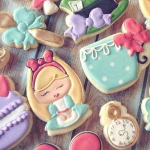 Alice Cookie Cutter | Etsy