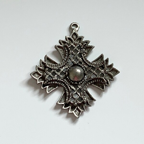 Maltese Cross Pendant - Etsy