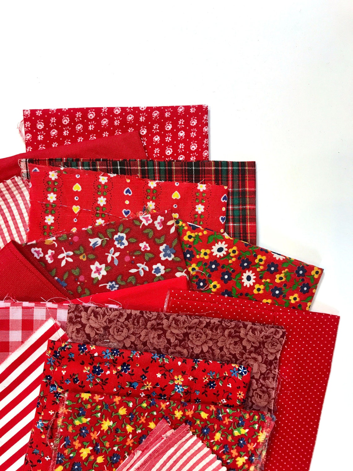 Vintage Fabric Scrap Bundle Lot. Red. Florals. 6 Oz. Upcycle | Etsy