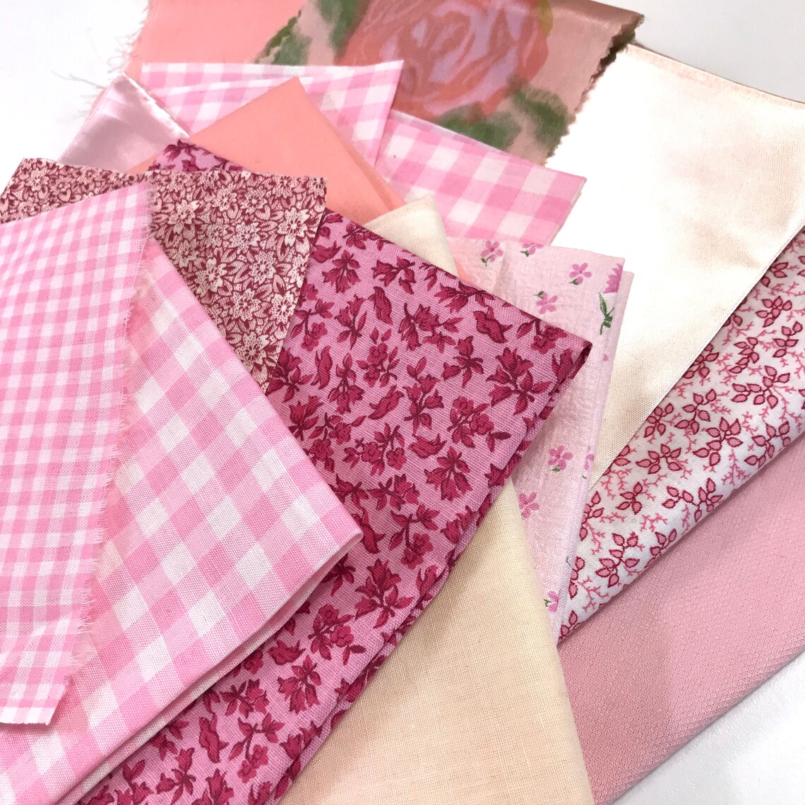 Vintage Fabric Scrap Bundle Lot. Pink Fabrics. 6 Oz. Upcycle. Floral ...