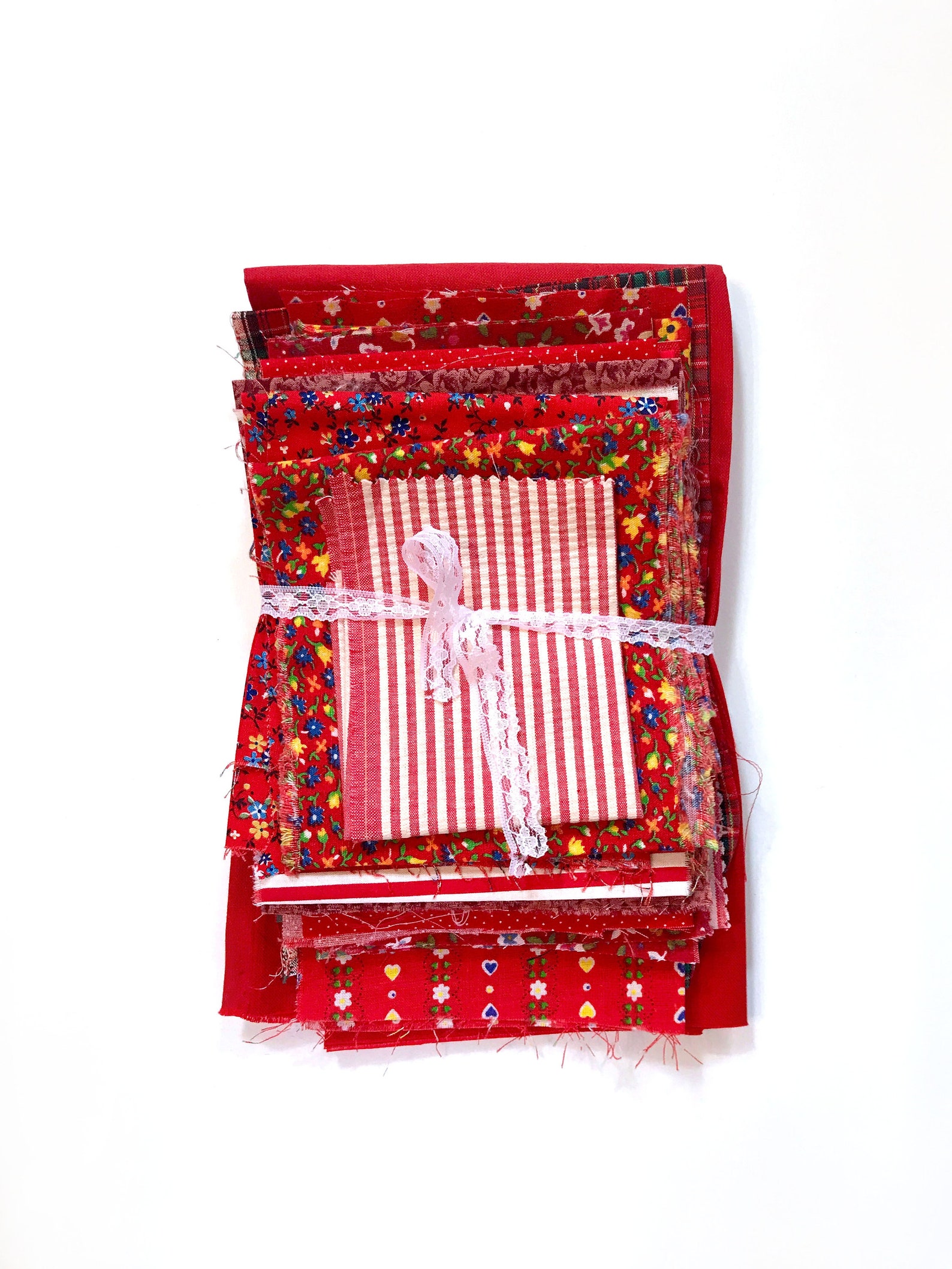 Vintage Fabric Scrap Bundle Lot. Red. Florals. 6 Oz. Upcycle - Etsy