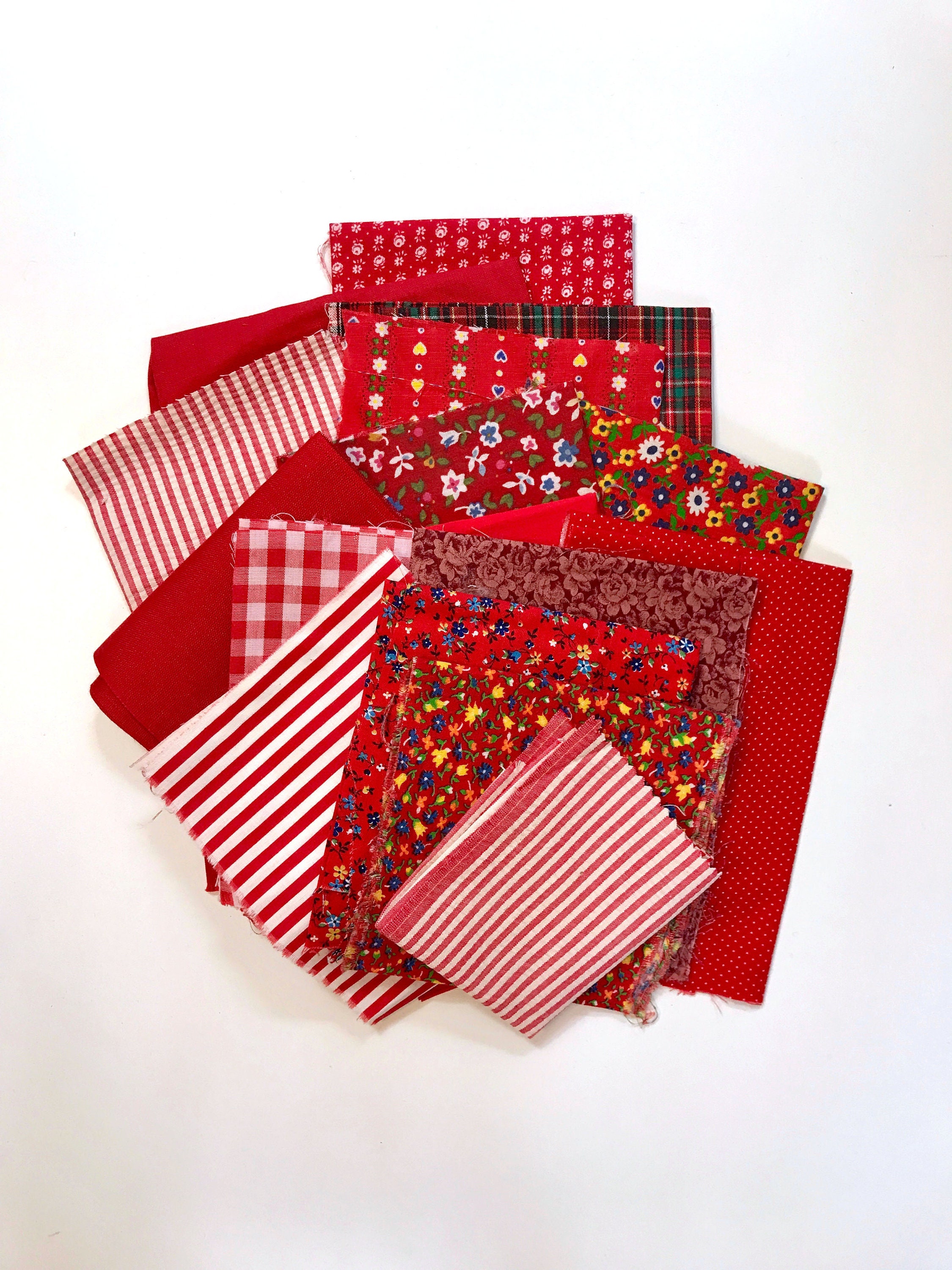 Vintage Fabric Scrap Bundle Lot. Red. Florals. 6 Oz. Upcycle - Etsy