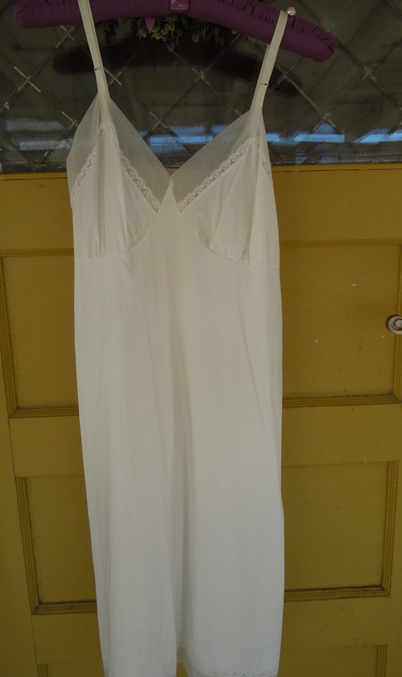 vintage slip delicate lace - Gem