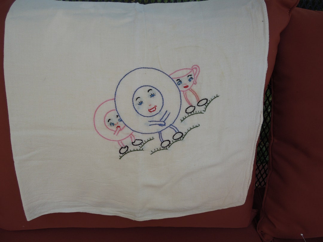 Adorable and Cute Flour Sack Vintage Dishtowel With Embroidered Dinner ...