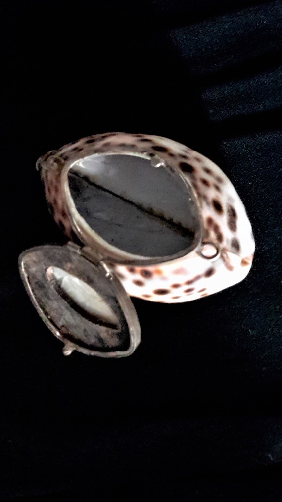 Antique Georgian Shell and Silver Metal Vinaigrette … - Gem