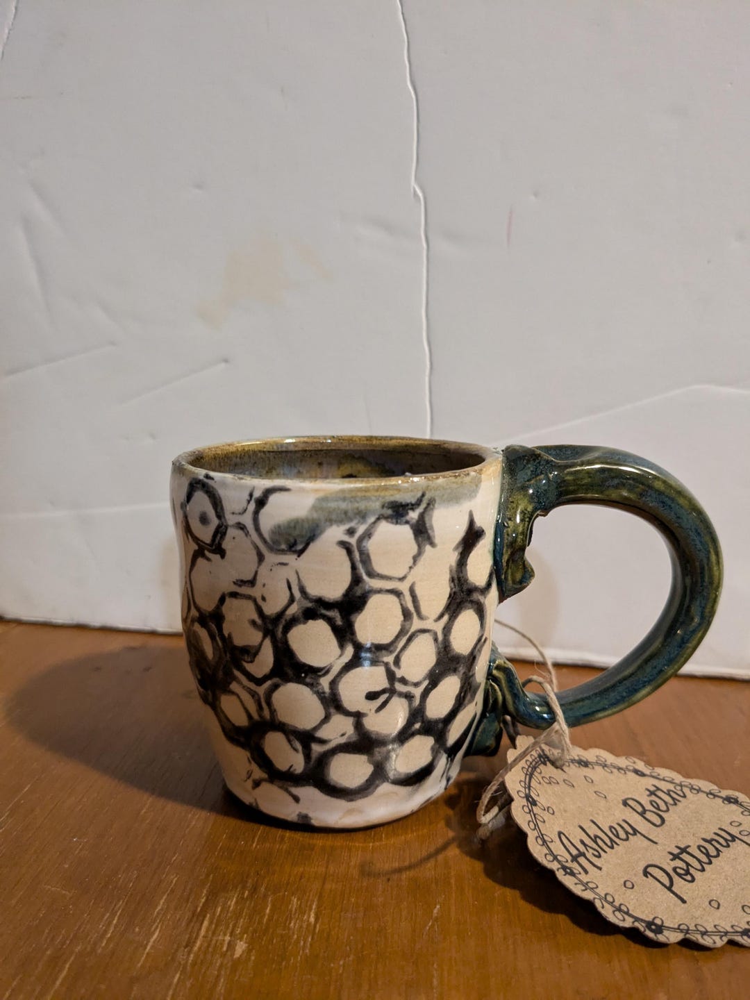 Cute Beehive Graphic Print Pottery Mug, Black White Cream Ivory Brown ...