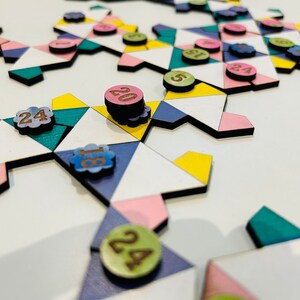 Polyplots Math Game and Brainteaser Using Aperiodic Einstein Hats ...