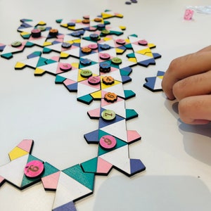 Polyplots Math Game and Brainteaser Using Aperiodic Einstein Hats ...