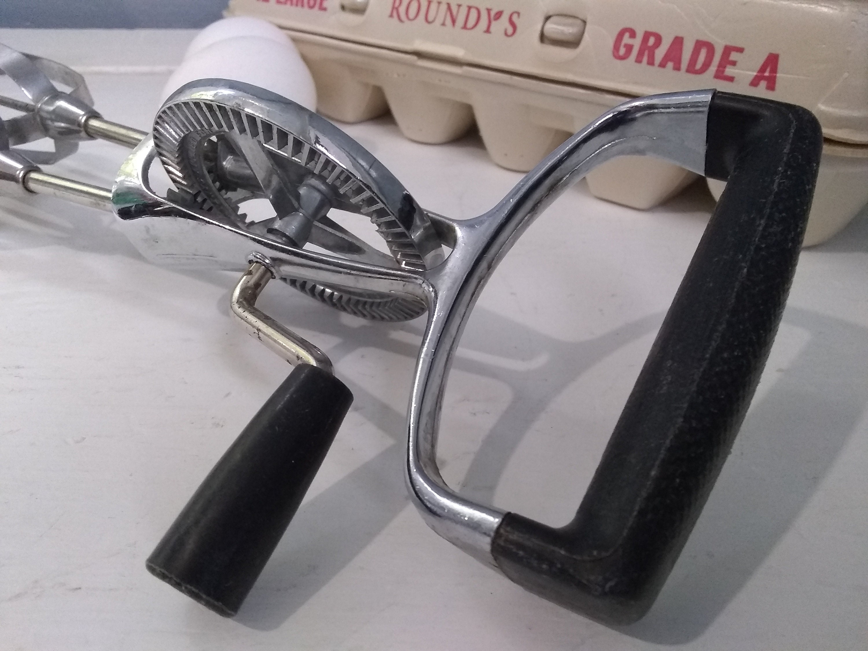 Vintage Ecko Egg Beater Hand Held Kitchen Gadget Cooking Photo Prop ...