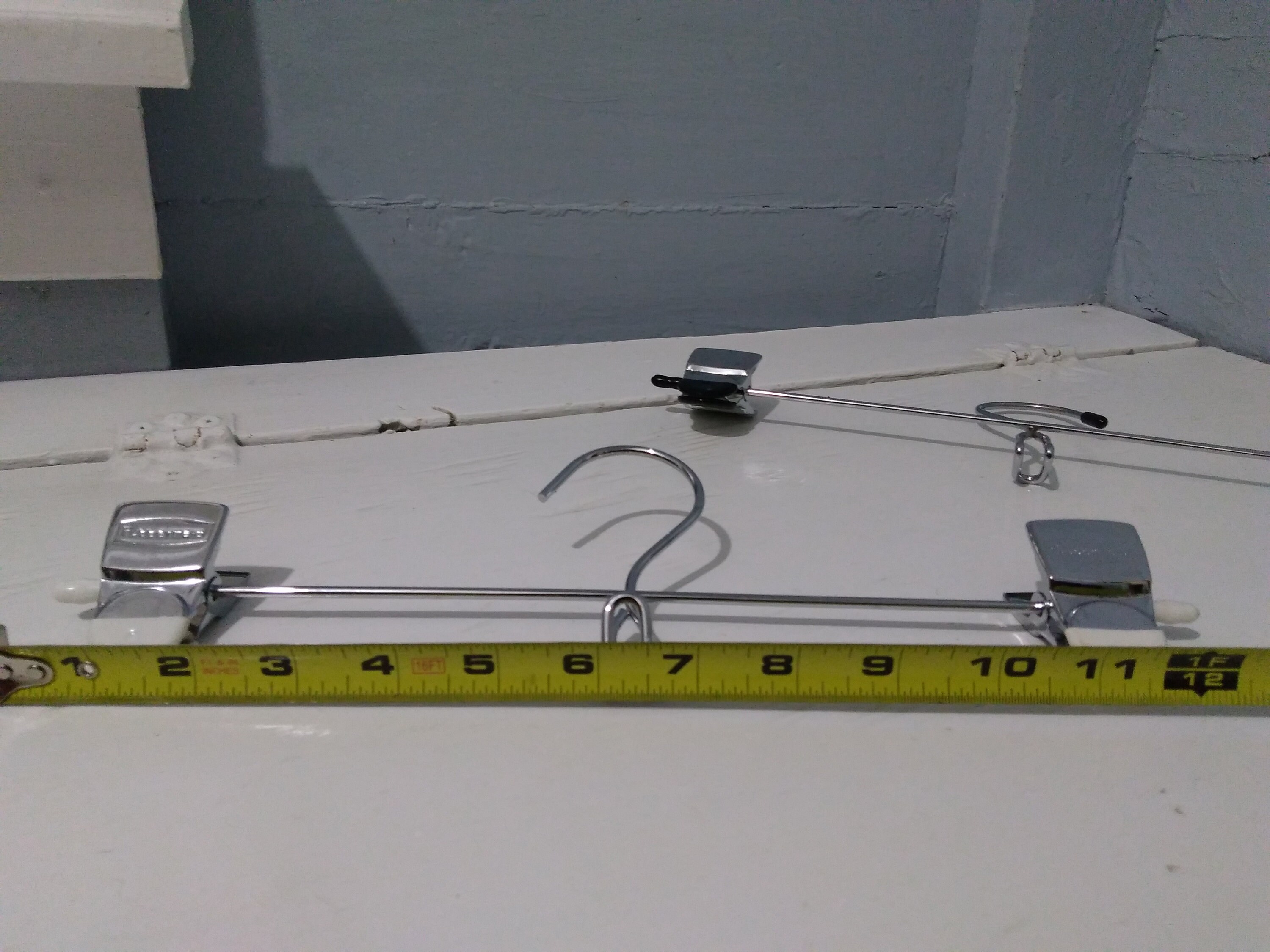 Vintage Clothes Hangers Metal Clips Rubbermaid Rubber Tip Clips Center ...