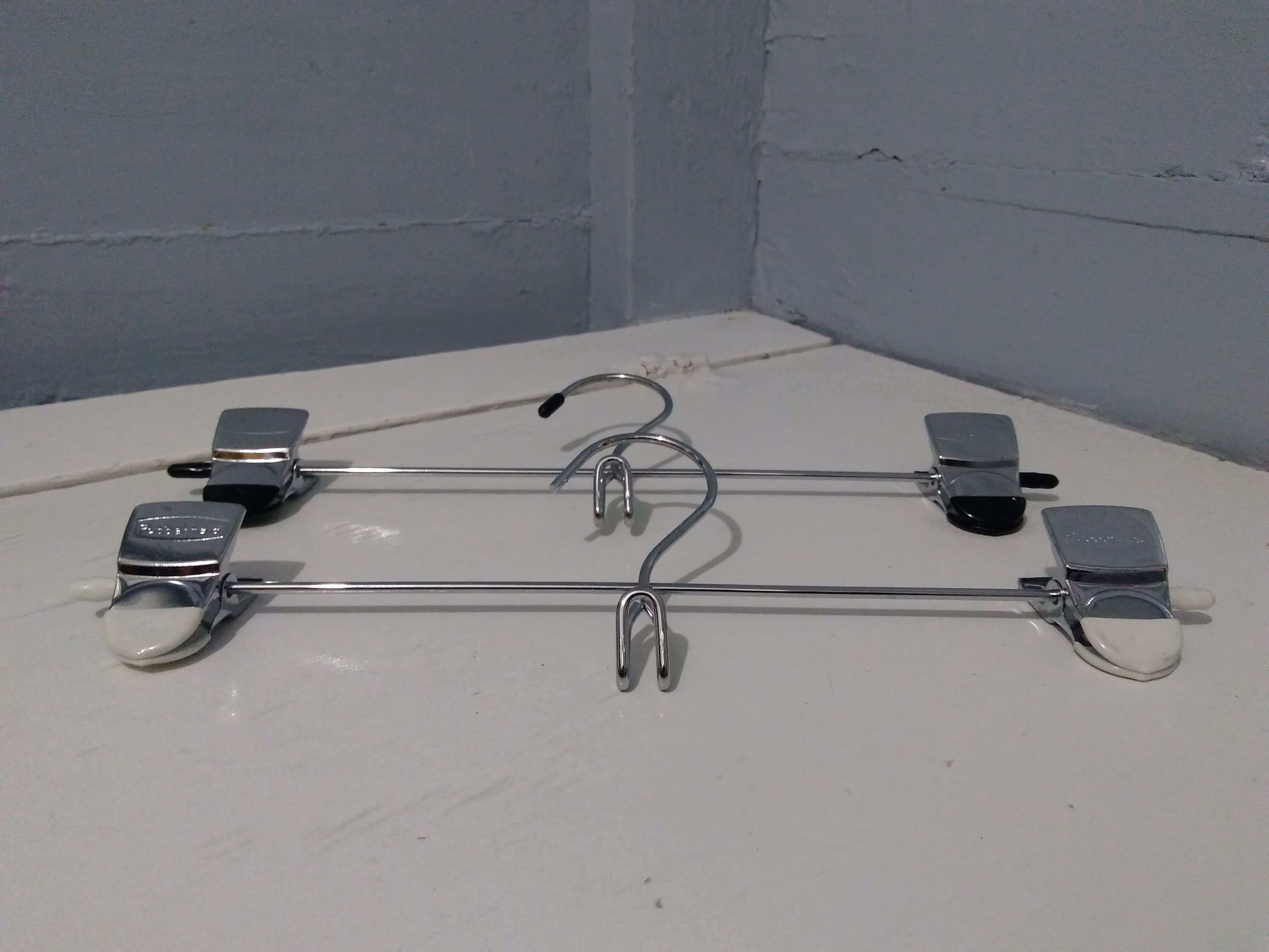 Vintage Clothes Hangers Metal Clips Rubbermaid Rubber Tip Clips Center ...