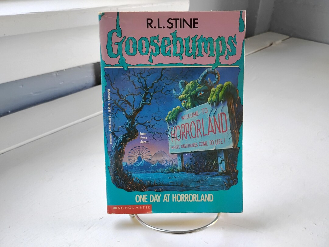 One Day at Horrorland Number 16 R.L. Stine 90s 1st Edition Paperback ...