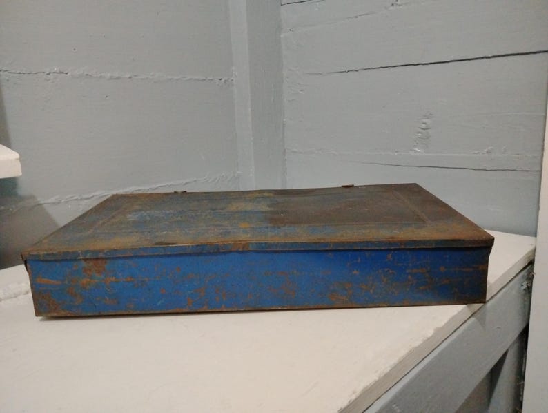 Vintage Blue Metal Erector Set Box With Parts - Photo Prop Display ...