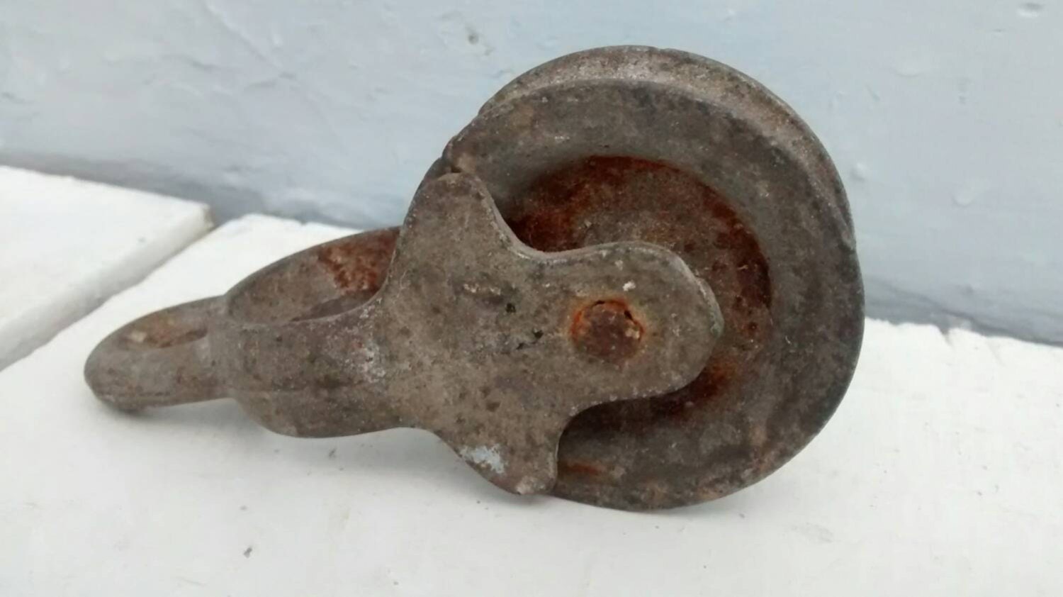 Vintage Small Steel Pulley Industrial Hardware Home Decor ...