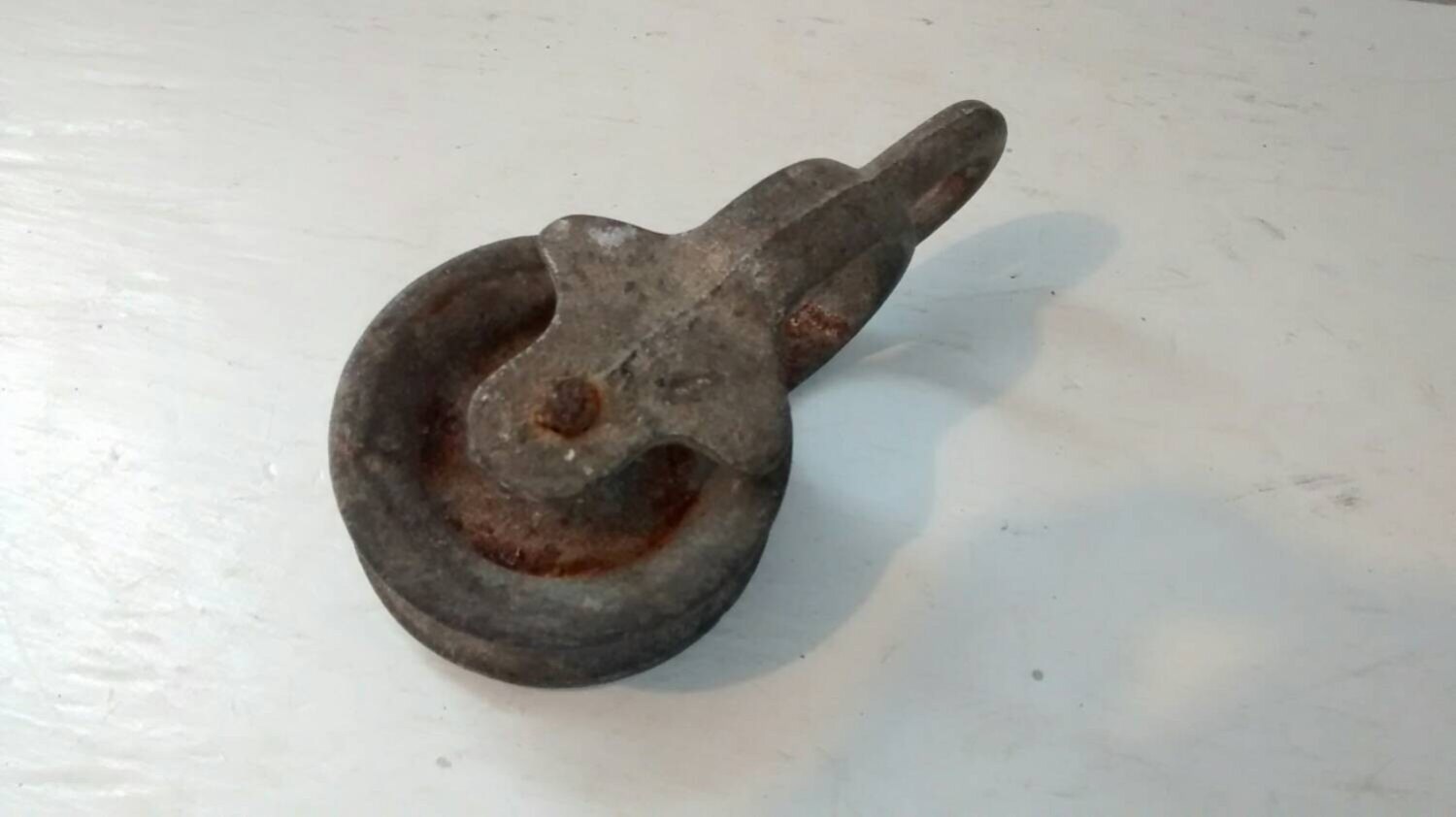 Vintage Small Steel Pulley Industrial Hardware Home Decor ...
