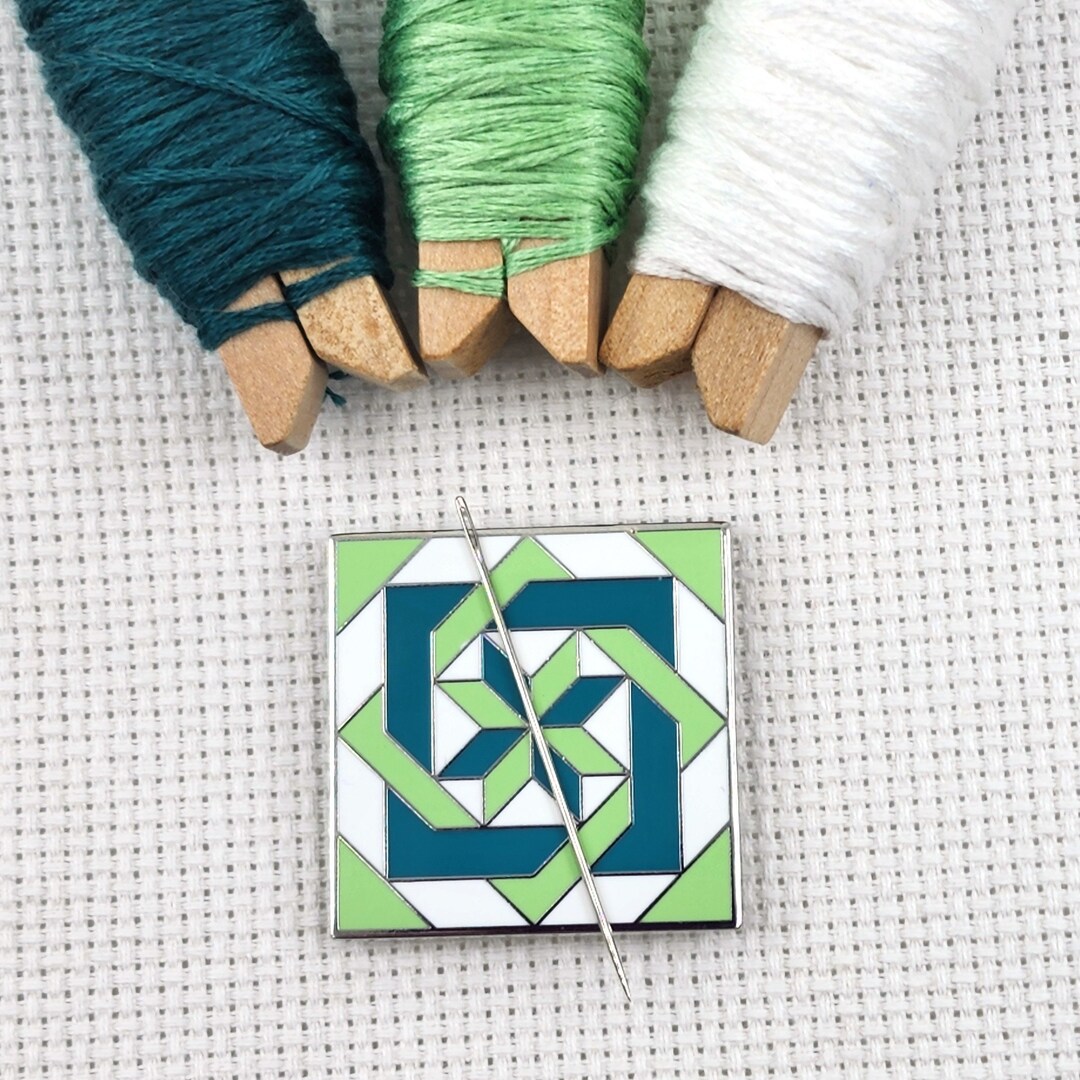 Juniper Labyrinth Star Quilt Block Needle Minder | Hard Enamel - Etsy