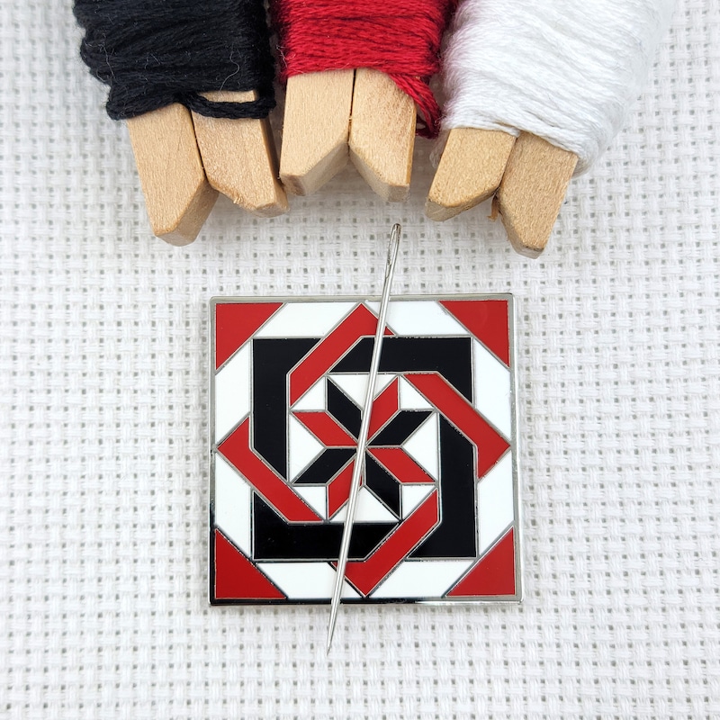 Labyrinth Quilt - Etsy