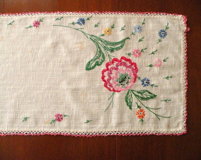 Shades of Rose Tablerunner - Etsy