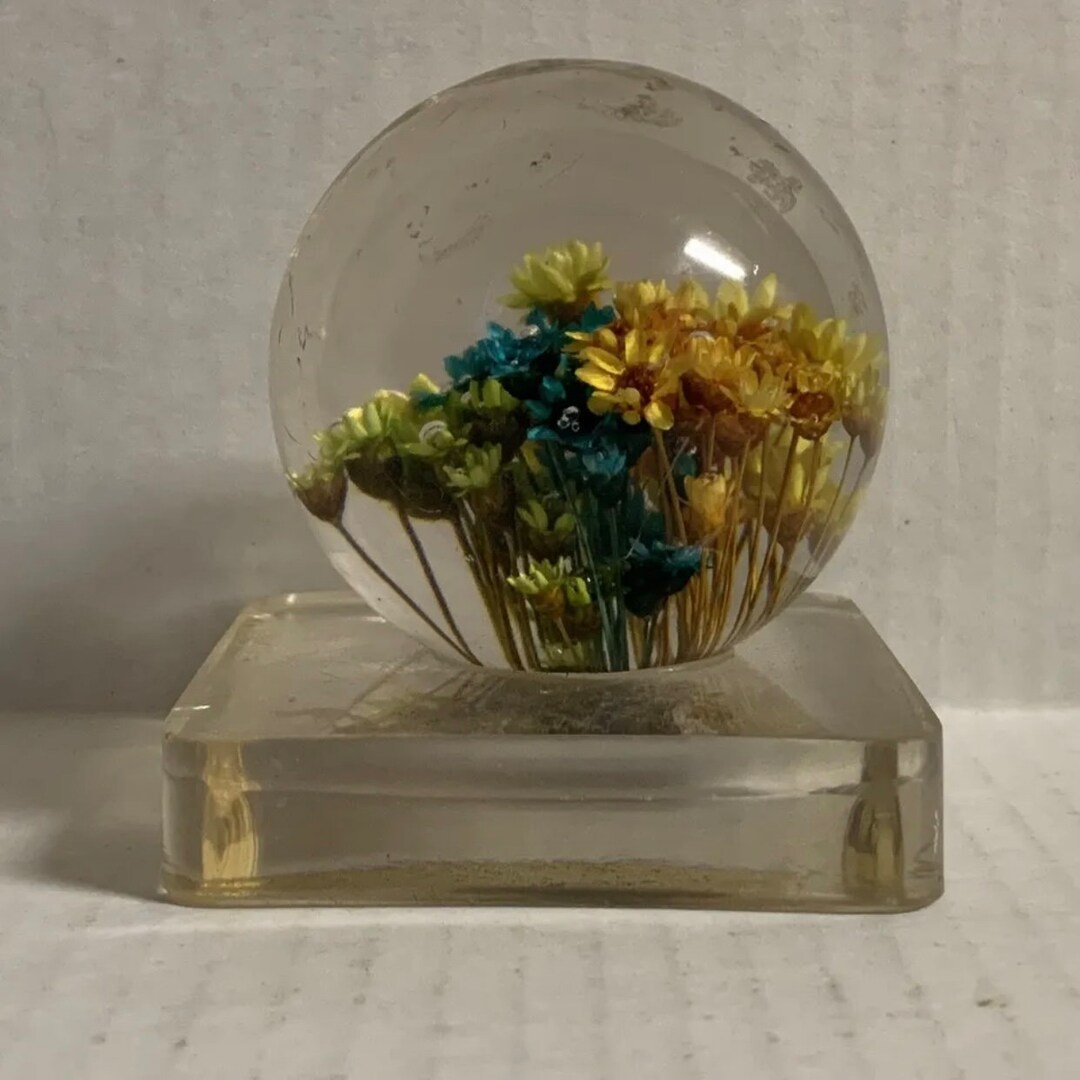 Lucite Paperweight Real Dry Flowers Garden Vintage 60s Ball Globe on ...