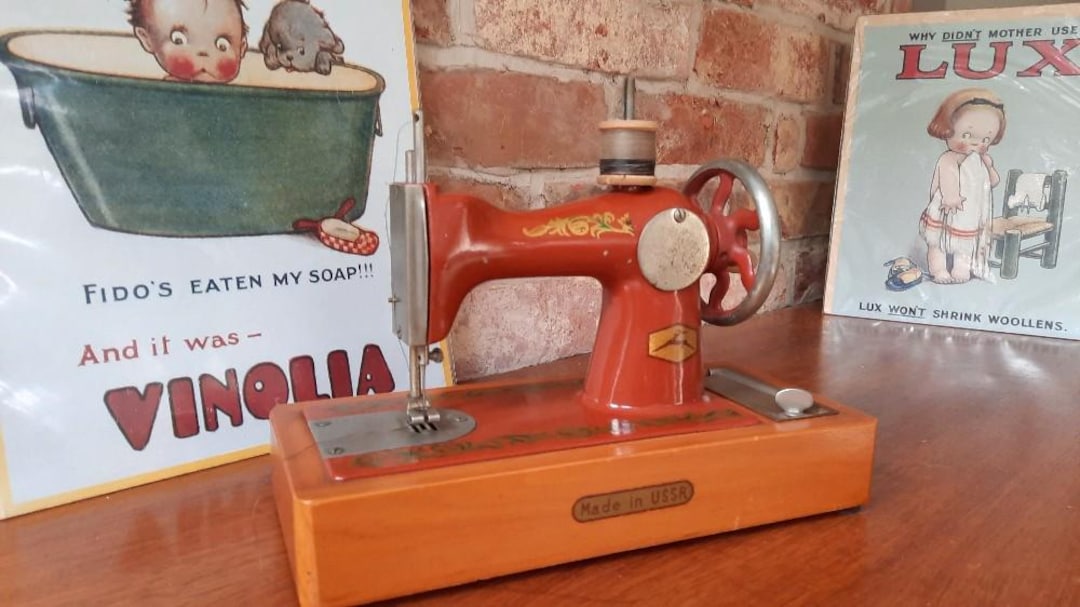 Small Vintage Red Sewing Machine - Children's Sewing Machine Orange Red ...