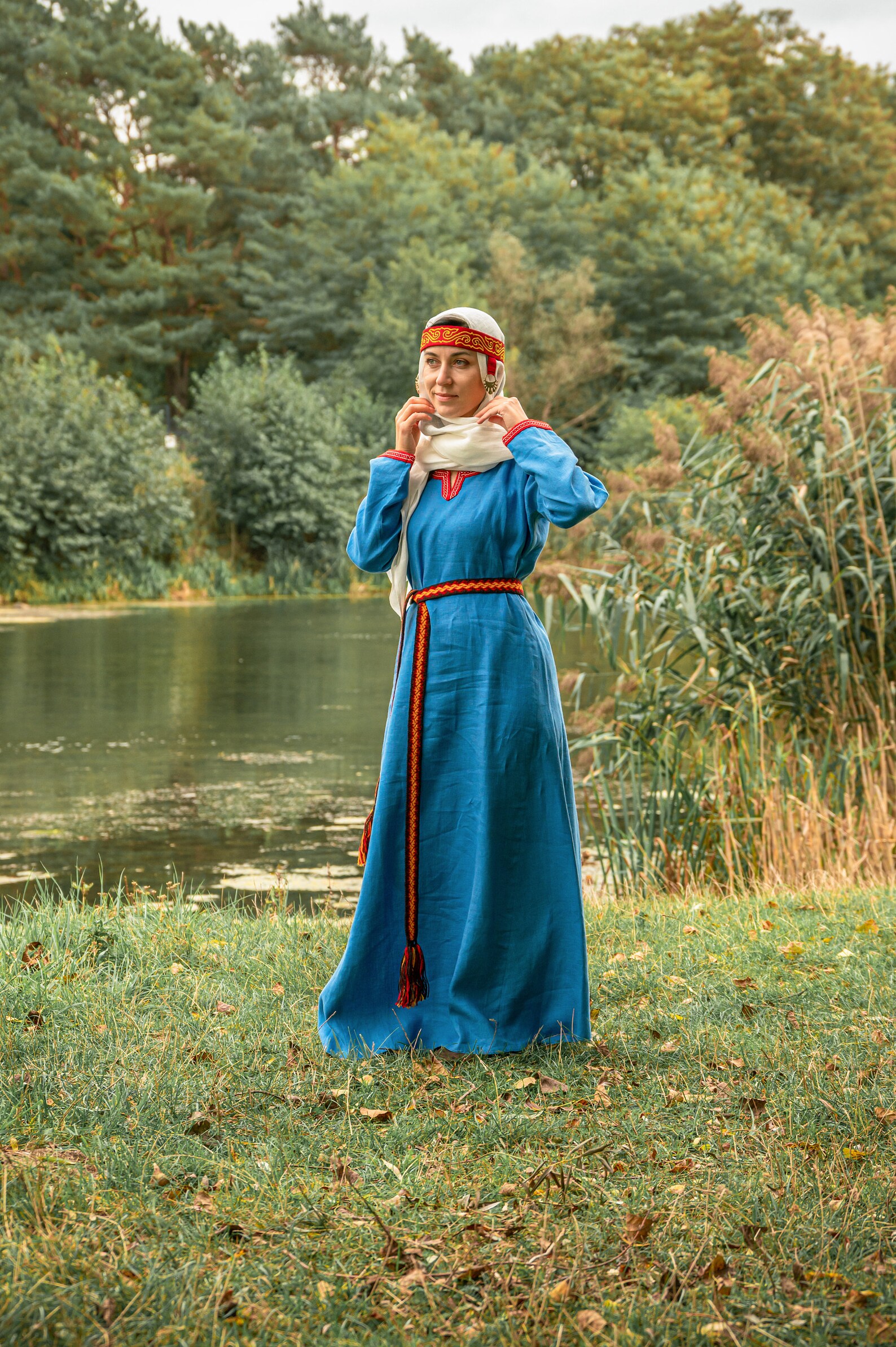 VELA | Early Medieval Costume Set With Linen Dress and Scarf, Silk ...