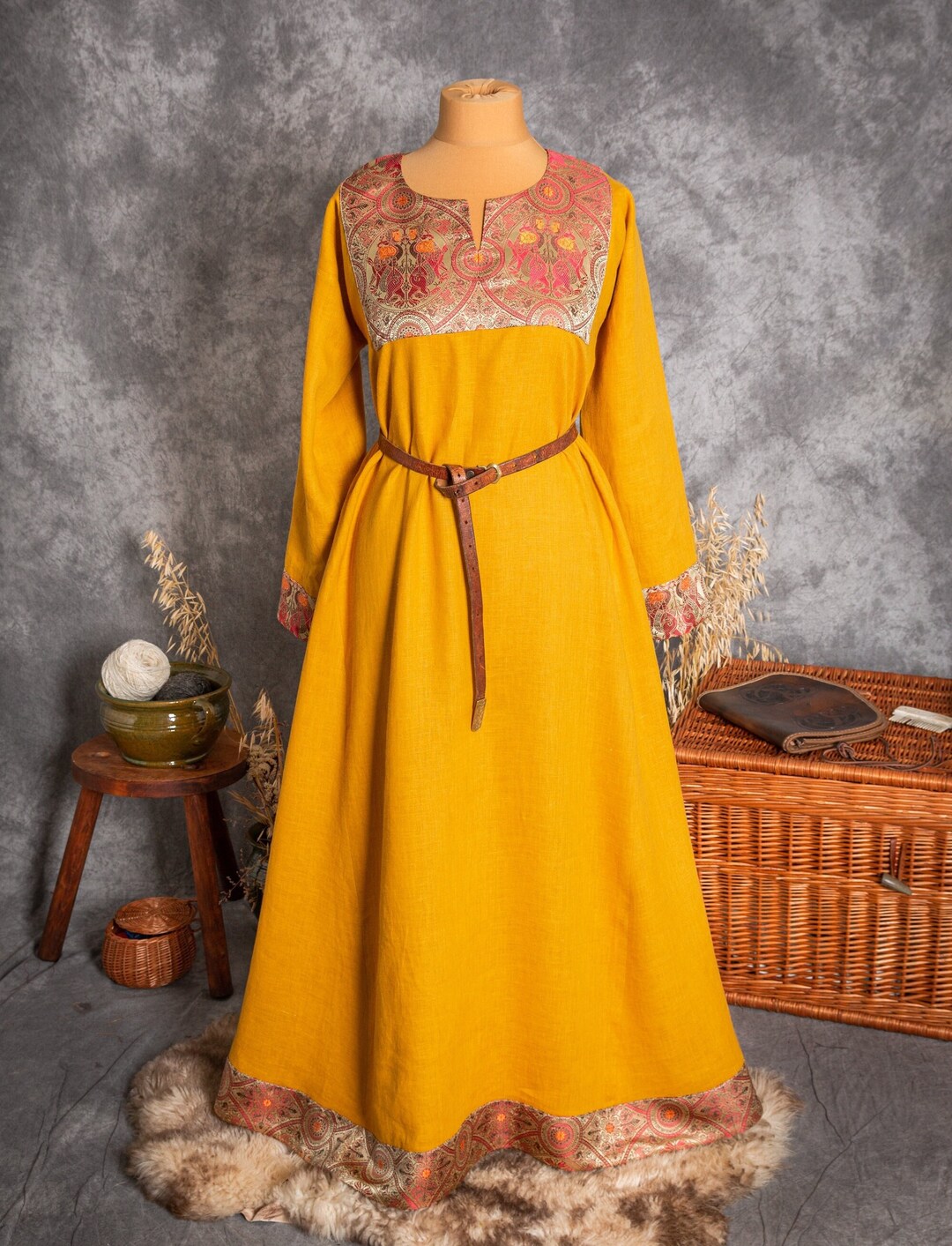 Early Medieval Rich Wide Linen Dress With Oseberg Yellow Gold/red Silk ...