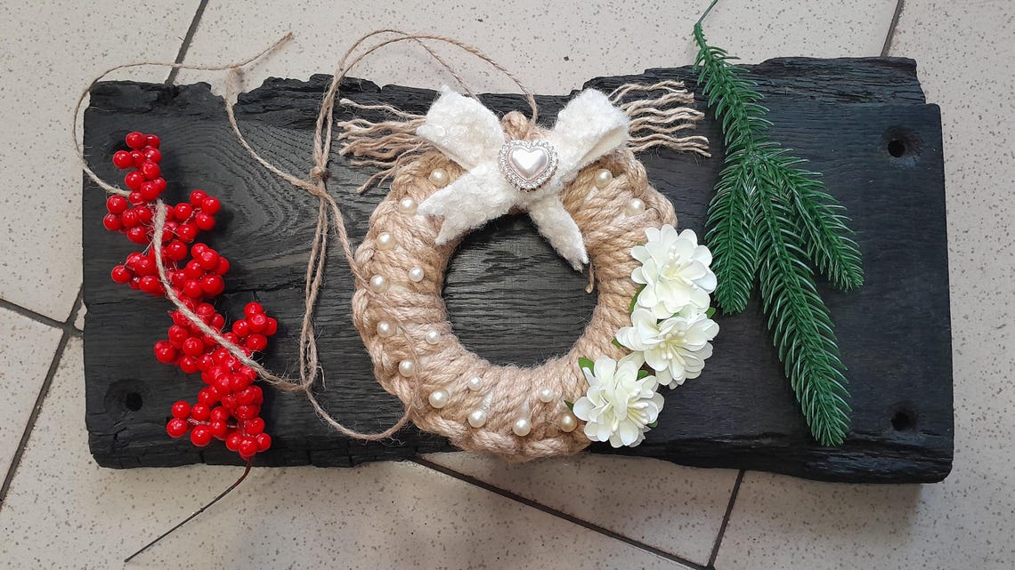 Mini Christmas Wreath: Jute Rope, Pearls & Rustic Charm - Etsy