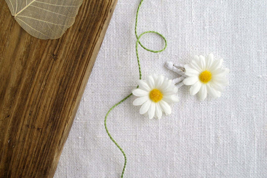 Pair of Daisy Snap Clips Summer Wedding Hair Accessories Flower Girl ...