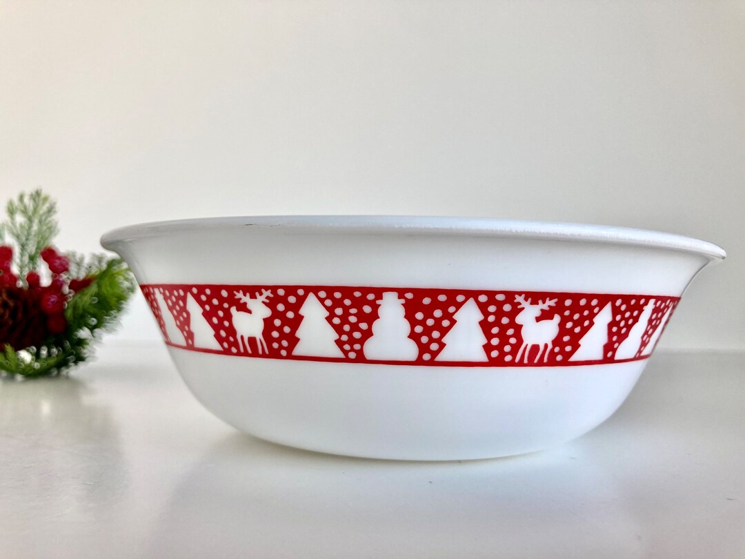 Vintage Corelle Winter Festival Soup or Cereal Bowl Red Reindeer ...