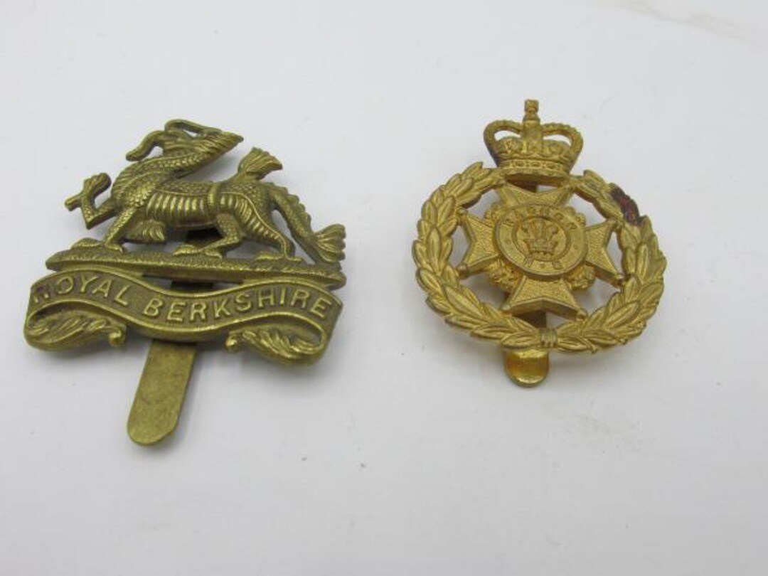Two British ARMY MILITARY Cap Badges WW 1 (1) Royal Berkshire Regiment ...