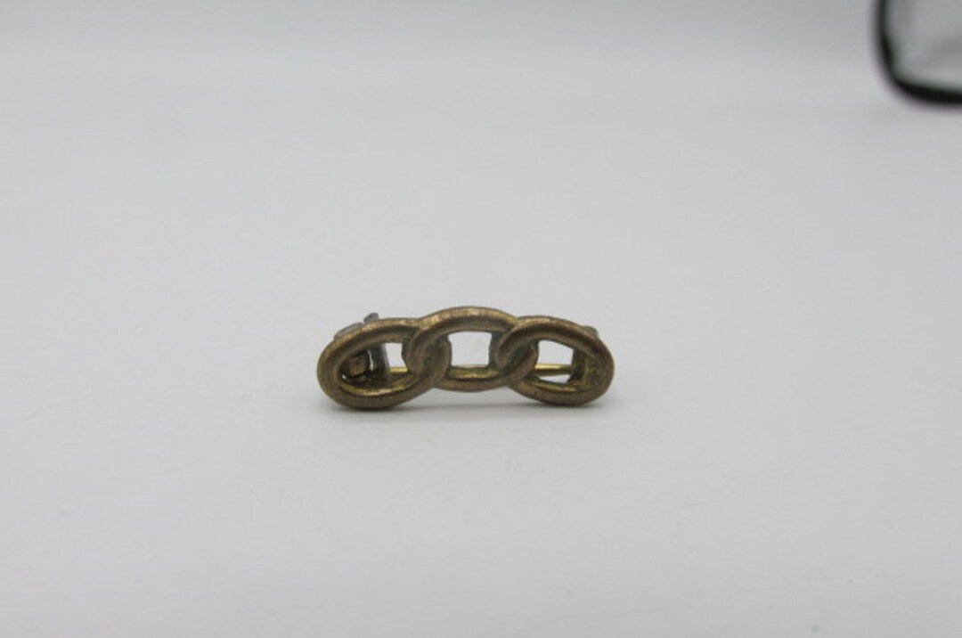 Masonic ODD FELLOWS Lapel PIN C Clasp Gold Tone Metal Signed by Maker F ...