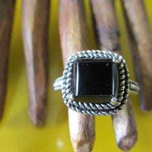 Vintage STERLING & ONYX RING Size 7.5 Marked C W 925 China Vintage STERLING & ONYX RING Size 7.5 Marked C W 925 China