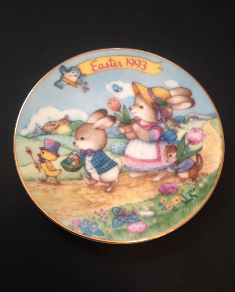 1993 Easter Parade Avon Plate Collectible, 5" Porcelain, 22K Trim - Etsy