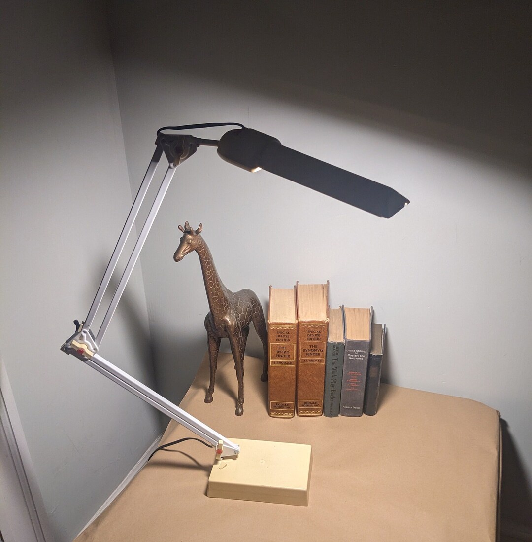 Vintage World-lite Dazor Drafting Table Lamp: Industrial Swing Arm ...