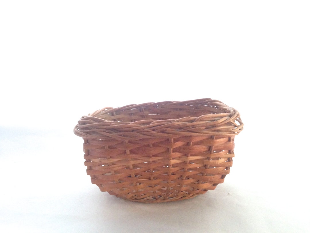 Vintage Wicker Basket: Small Oval Tan Basket (7.5x6x4) - Etsy
