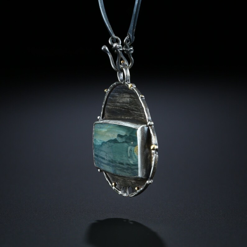 Larsonite Centerpiece - Etsy