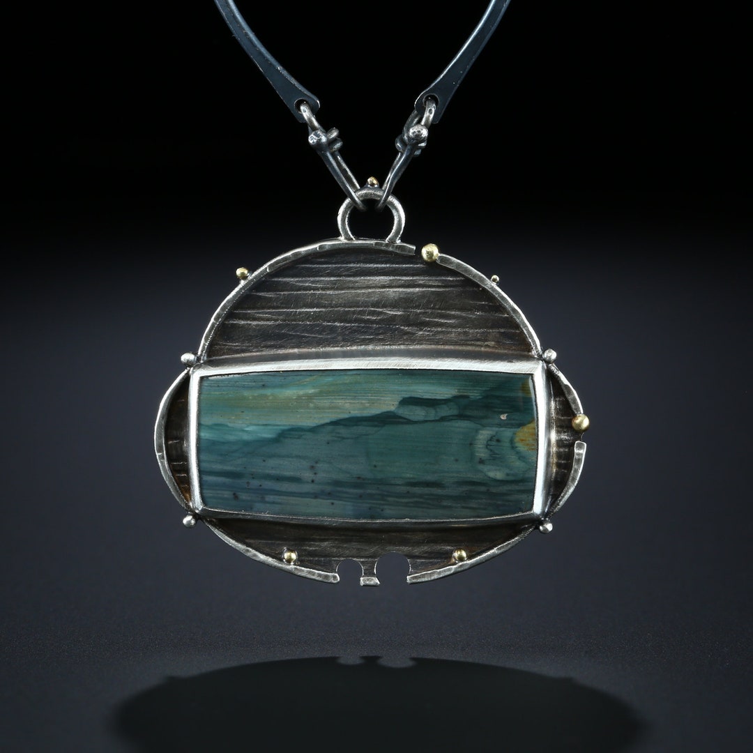 Larsonite Centerpiece - Etsy