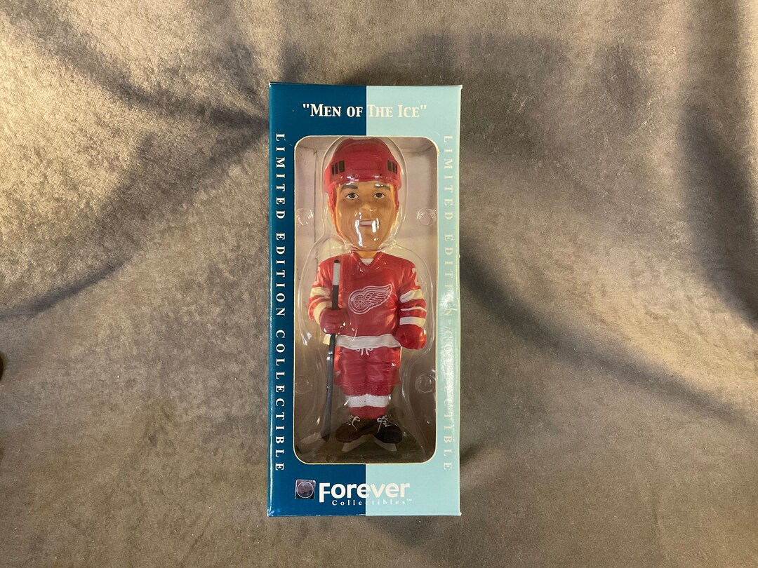 Vintage Luke Robitaille Detroit Red Wings Bobblehead - Men of the Ice ...