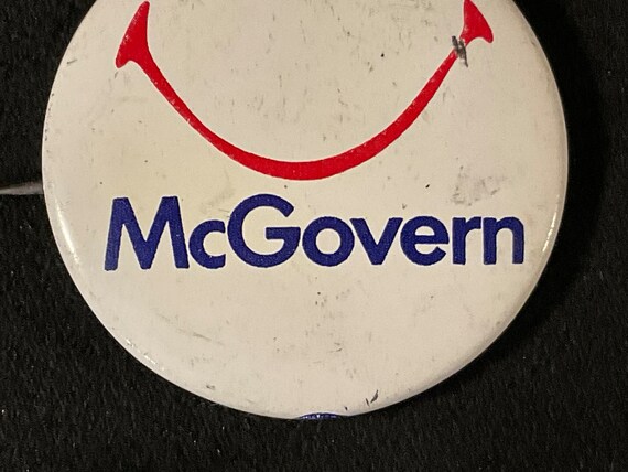 Vintage McGovern Smiley Face Presidential Campaign Pi… - Gem
