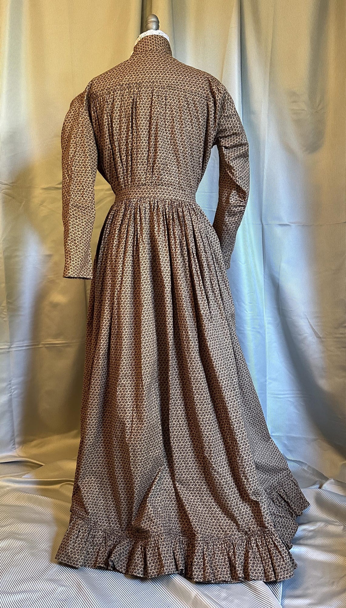 1886 Calico House Dress - Etsy