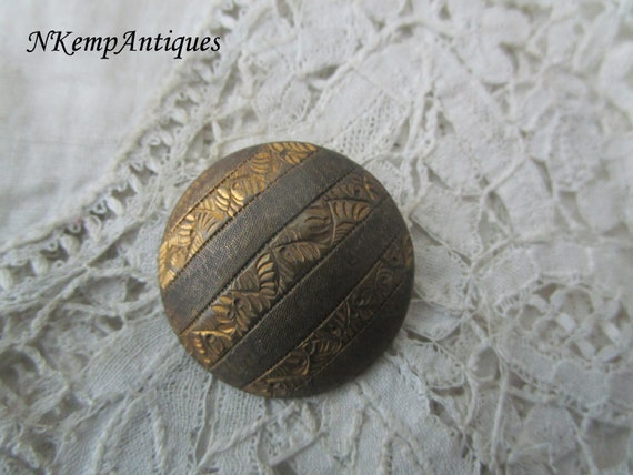 Antique French Button for the Collector - Etsy
