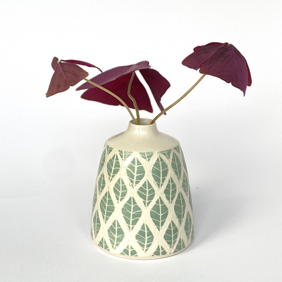 Vase With a Sgraffito of Leaves in Soft Green - Etsy