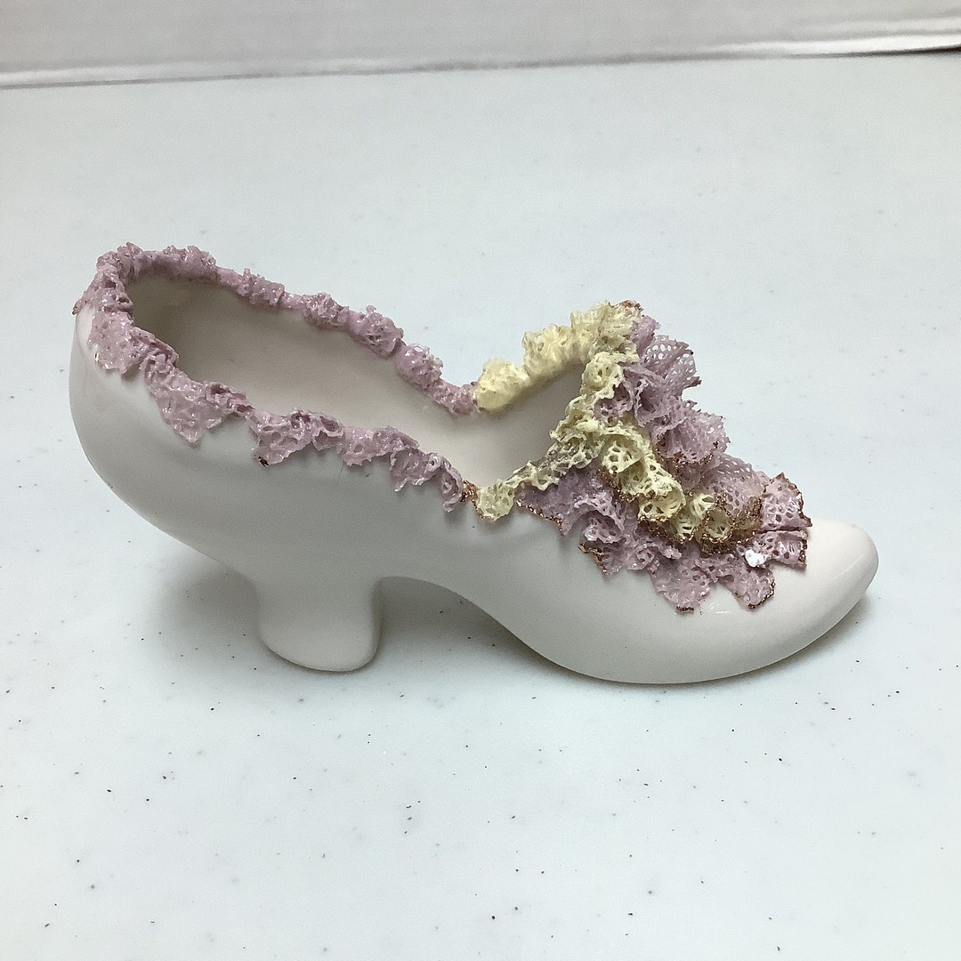 Heirlooms of Tomorrow Porcelain High Heel Shoe Figurine #191 - Etsy