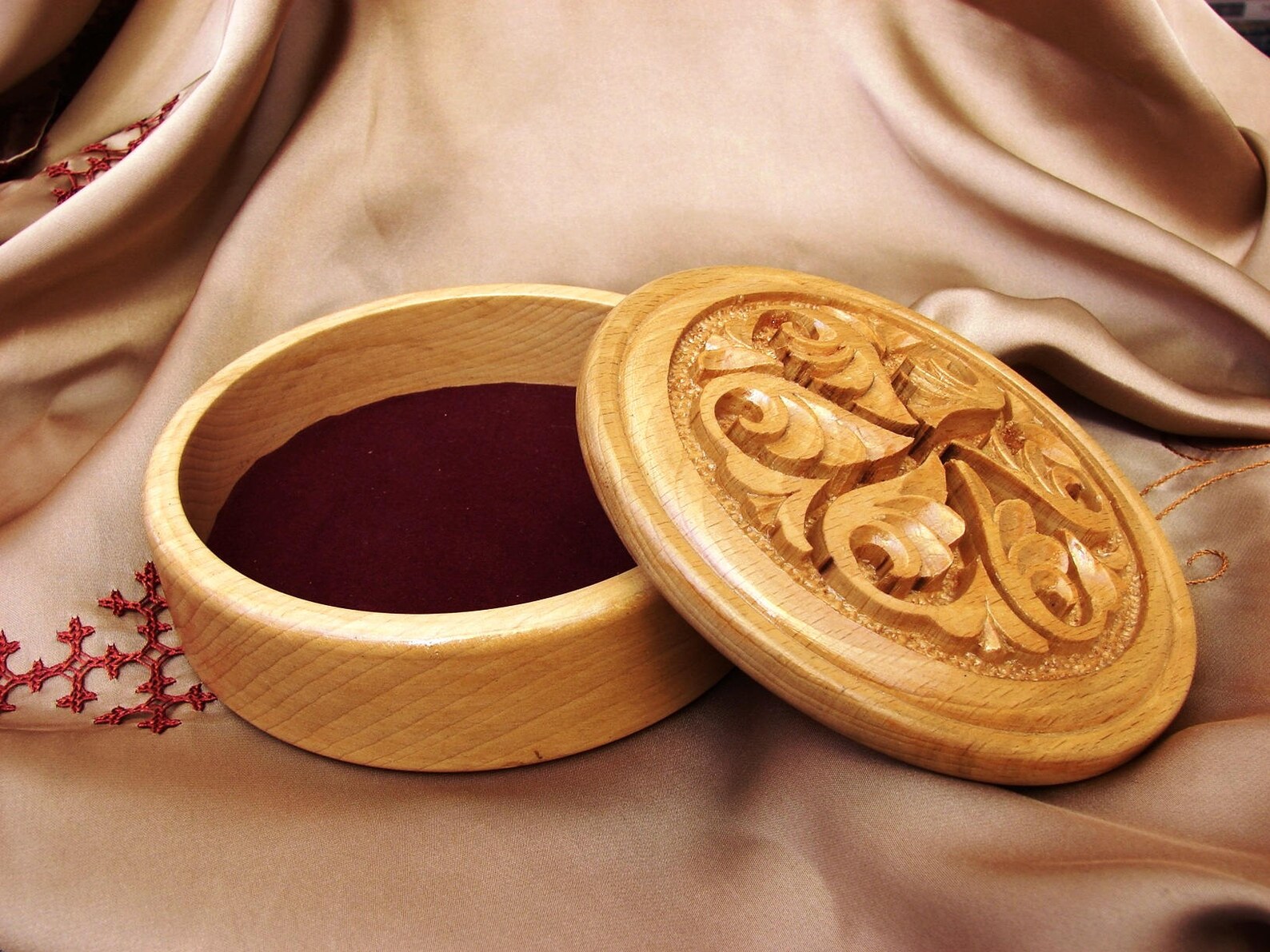 Round Wooden Jewelry Box Hand Carved Jewelry Chest Storage - Etsy