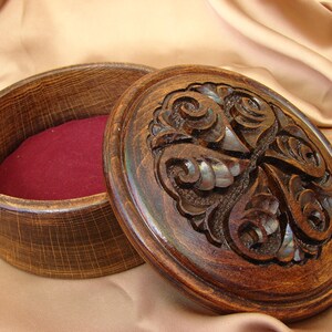 Round Wooden Jewelry Box Hand Carved Jewelry Chest Storage Ring Box ...
