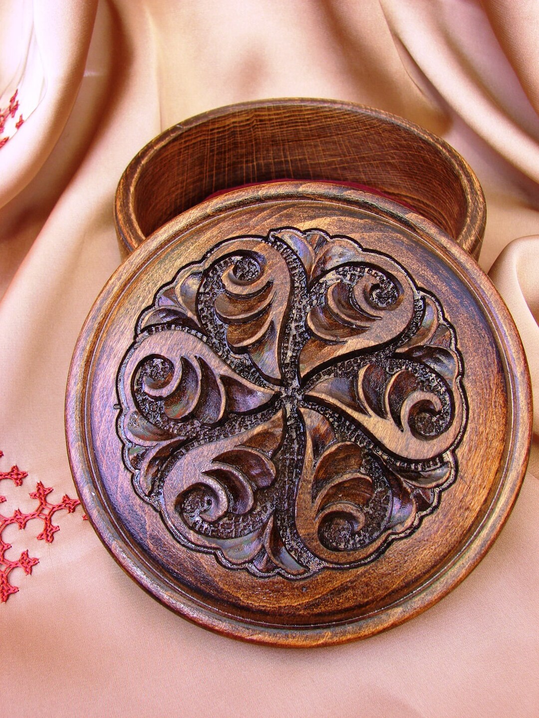 Round Wooden Jewelry Box Hand Carved Jewelry Chest Storage Ring Box ...